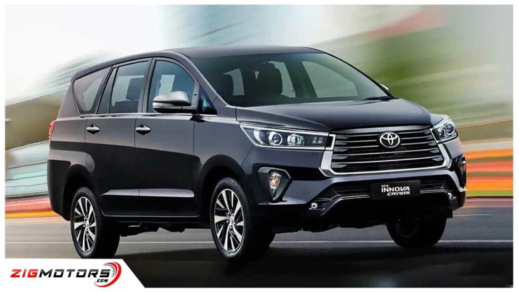 Base-Spec Toyota Innova Crysta vs Innova Hycross: Which One to Choose?